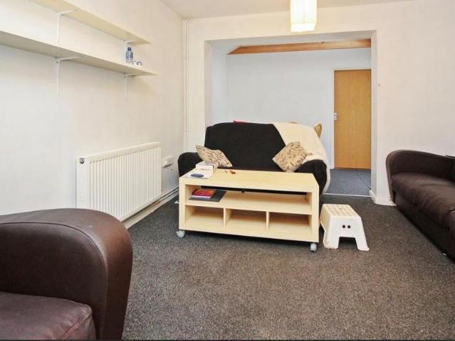 4 bedroom house to rent
