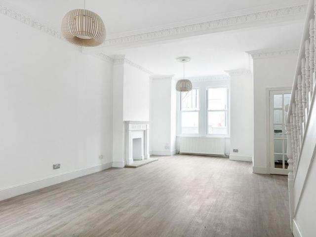 4 bedroom house to rent