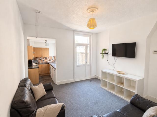 4 bedroom house to rent