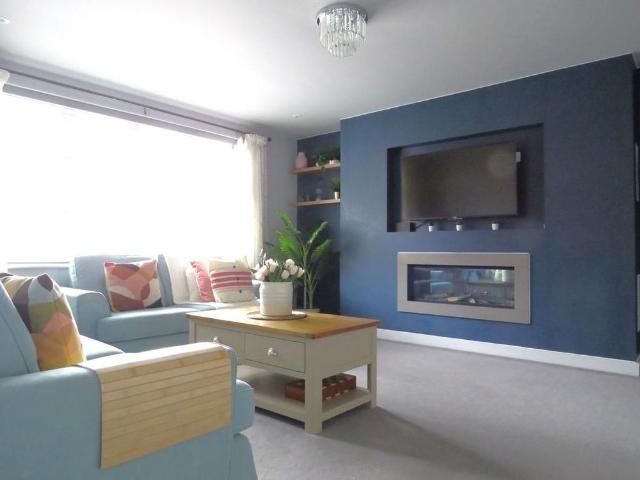 4 bedroom house to rent