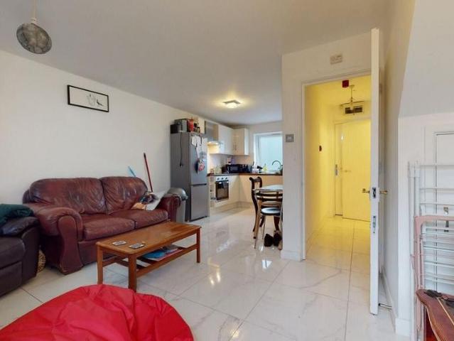 4 bedroom house to rent