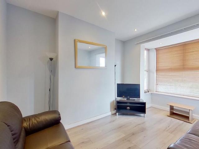 4 bedroom house to rent