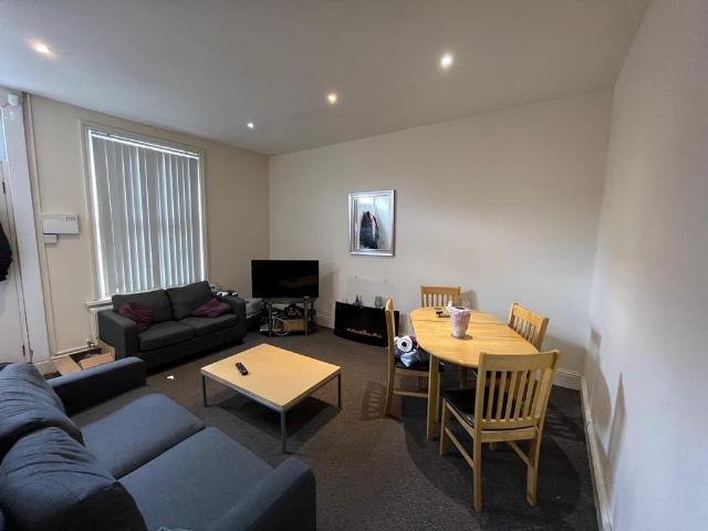 4 bedroom house to rent