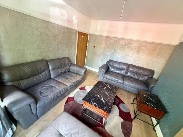 4 bedroom house to rent