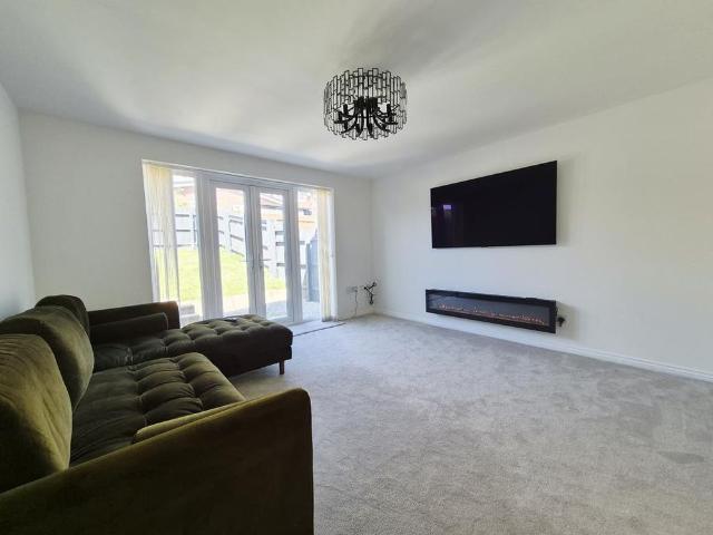 4 bedroom house to rent