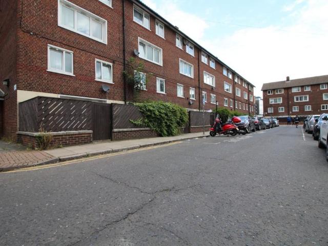4 bedroom maisonette to rent