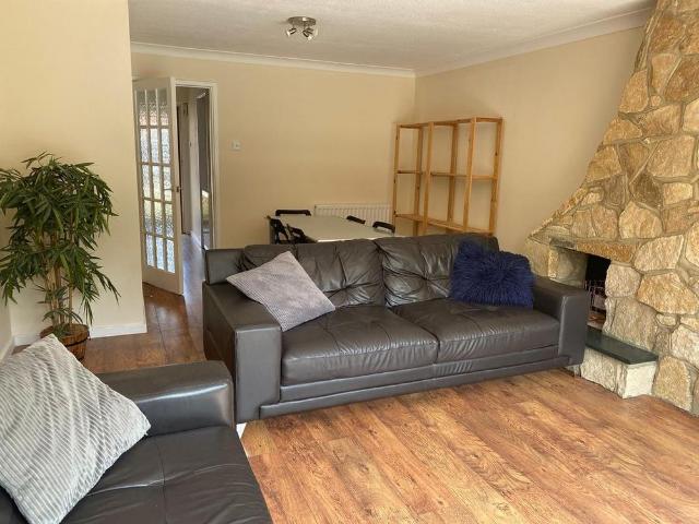 4 bedroom house to rent