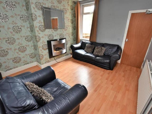 4 bedroom house to rent