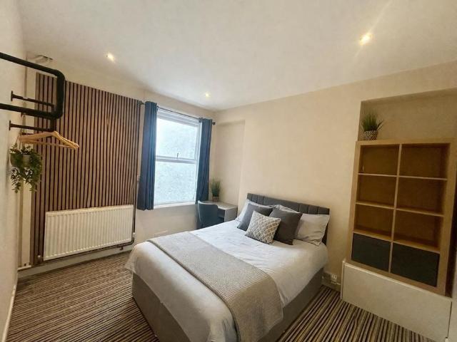 4 bedroom house to rent