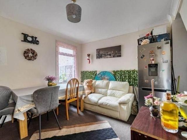 4 bedroom house to rent