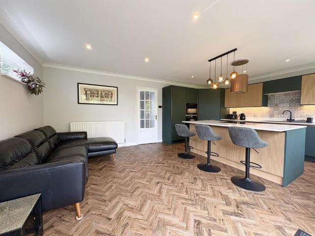 4 bedroom house to rent