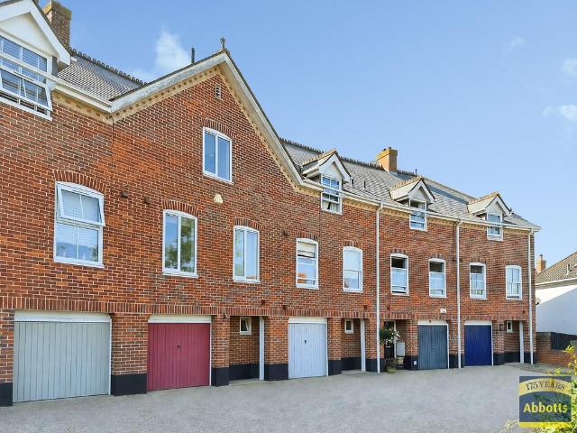 4 bedroom house to rent