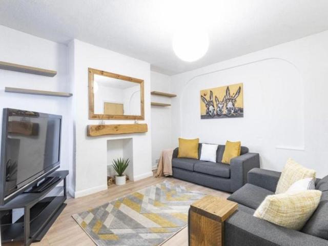 4 bedroom house to rent