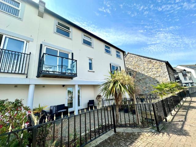 4 bedroom house to rent