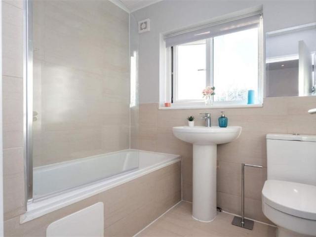 4 bedroom house to rent