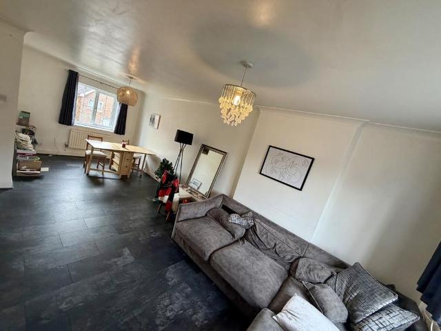 4 bedroom house to rent