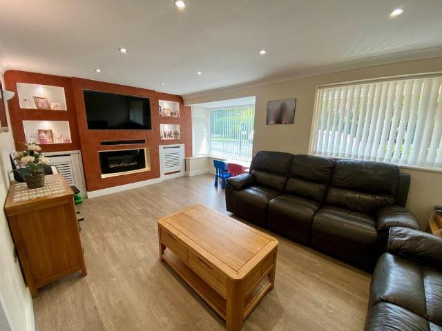 4 bedroom house to rent