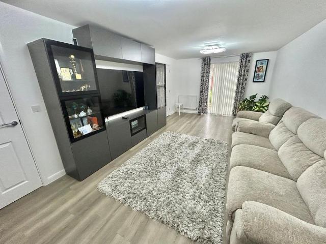 4 bedroom house to rent