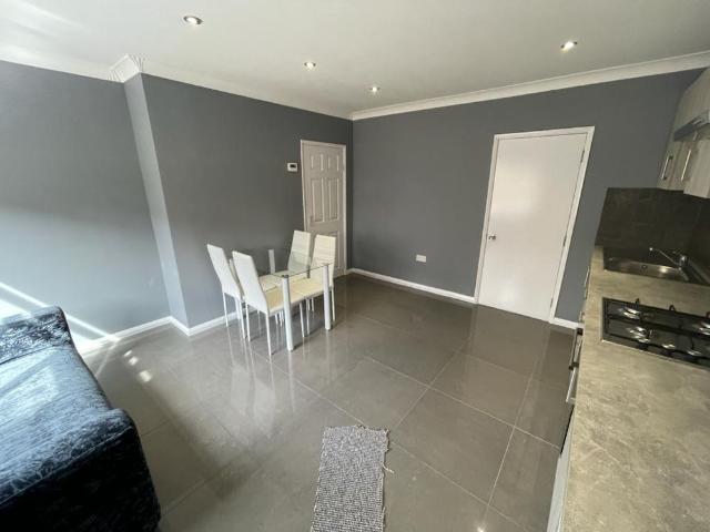4 bedroom house to rent
