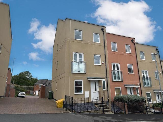4 bedroom house to rent