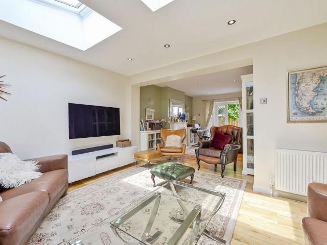 4 bedroom house to rent
