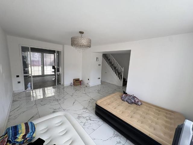 4 bedroom house to rent