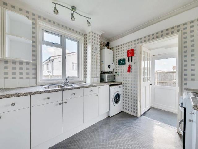 4 bedroom house to rent