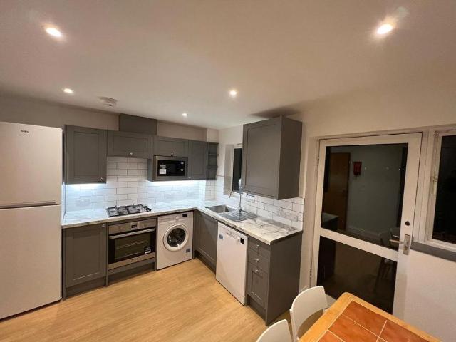 4 bedroom house to rent