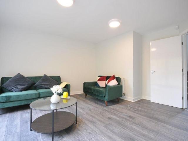 4 bedroom house to rent