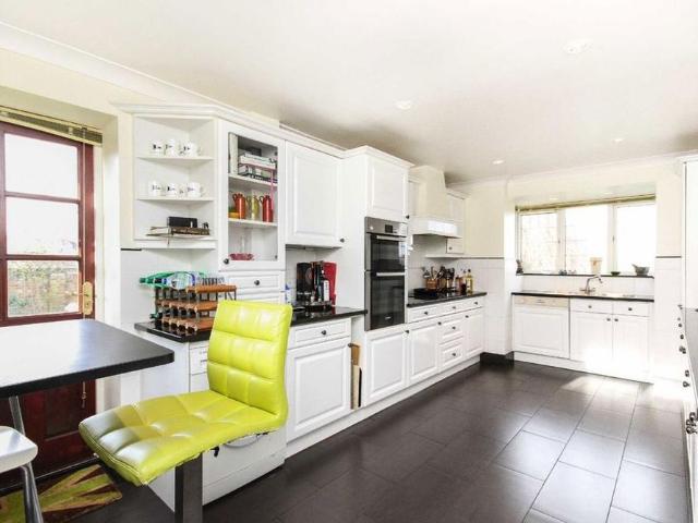 4 bedroom house to rent