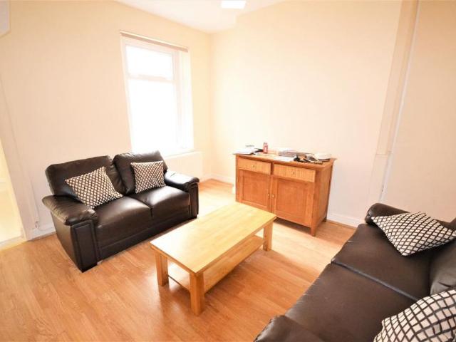 4 bedroom house to rent