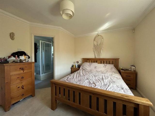 4 bedroom house to rent