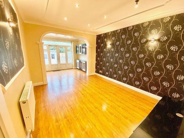 4 bedroom house to rent