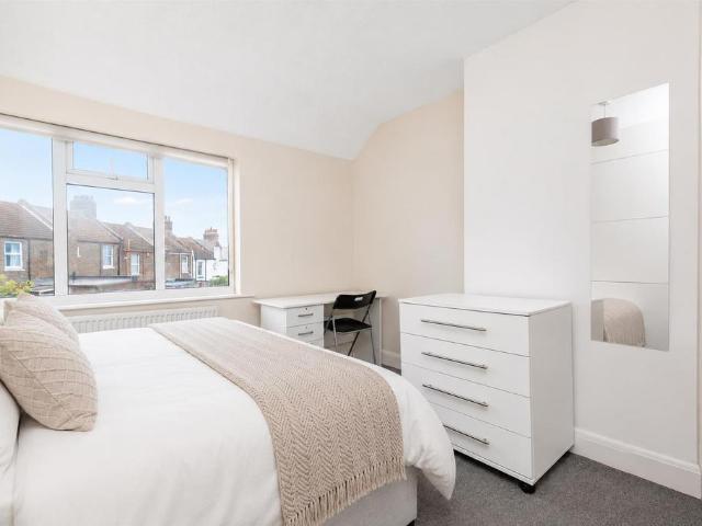 4 bedroom house to rent