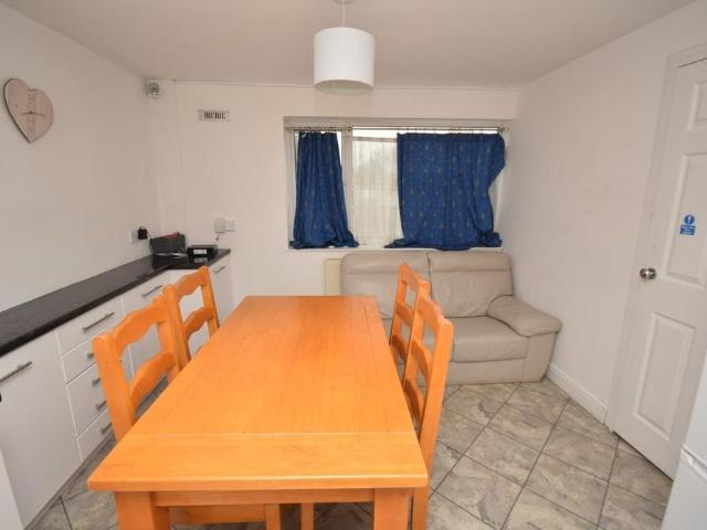4 bedroom house to rent
