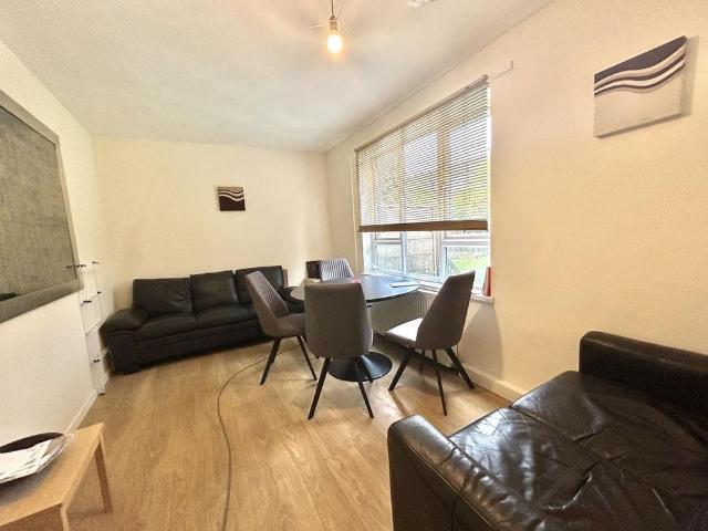 4 bedroom house to rent