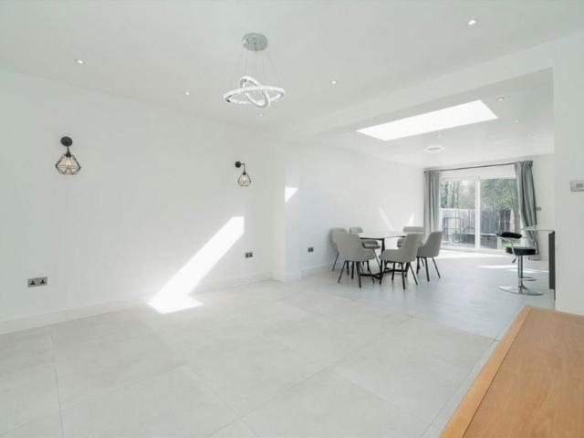 4 bedroom house to rent
