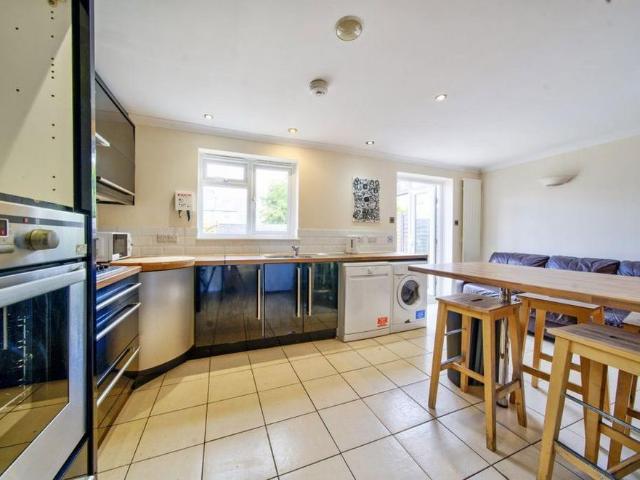4 bedroom house to rent