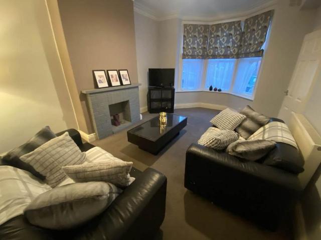 4 bedroom house to rent