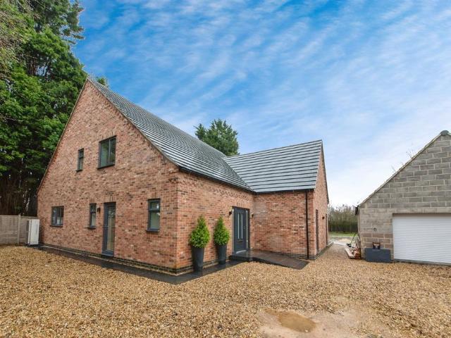 4 bedroom house to rent