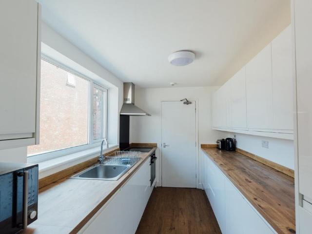 4 bedroom house to rent