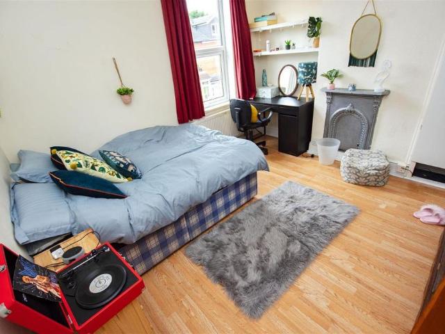 4 bedroom house to rent