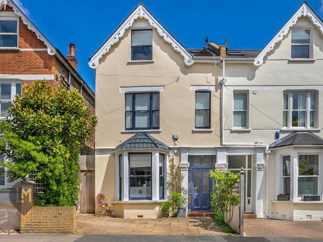 4 bedroom house to rent