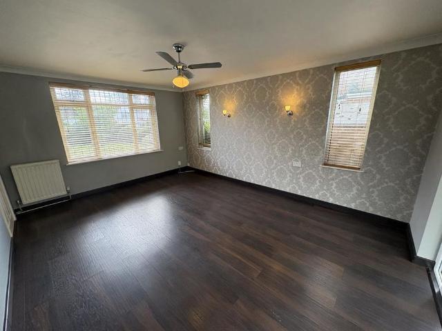 4 bedroom house to rent