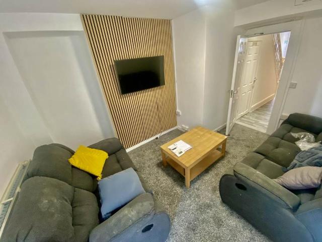 4 bedroom house to rent