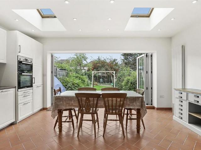 4 bedroom house to rent