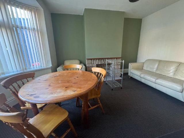 4 bedroom house to rent
