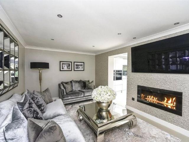 4 bedroom house to rent