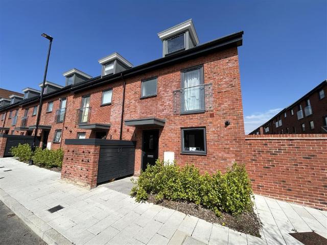 4 bedroom house to rent