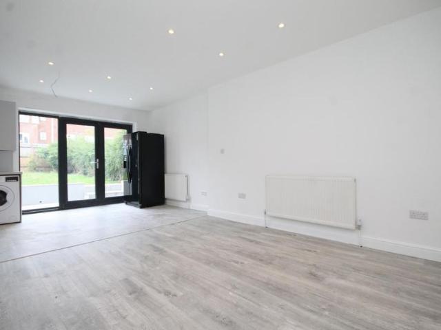 4 bedroom house to rent